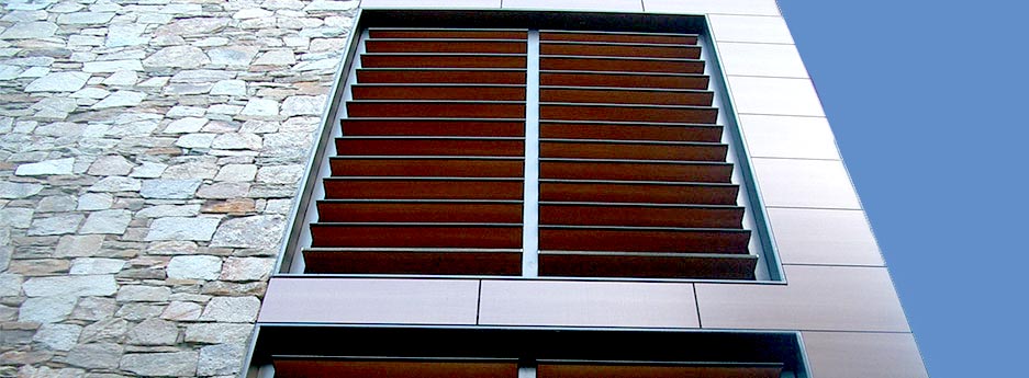 Tamiluz | Adjustable blade shutters made from HPL, manufacturer of shutters